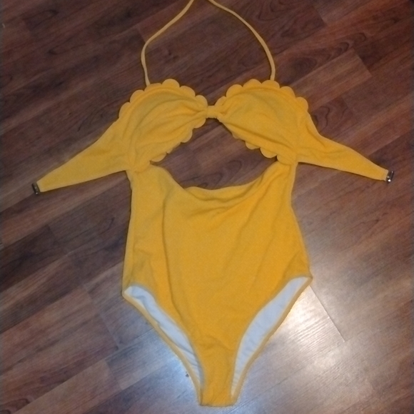 Cupshe | Swim | One Piece Keyhole Swimsuit | Poshmark